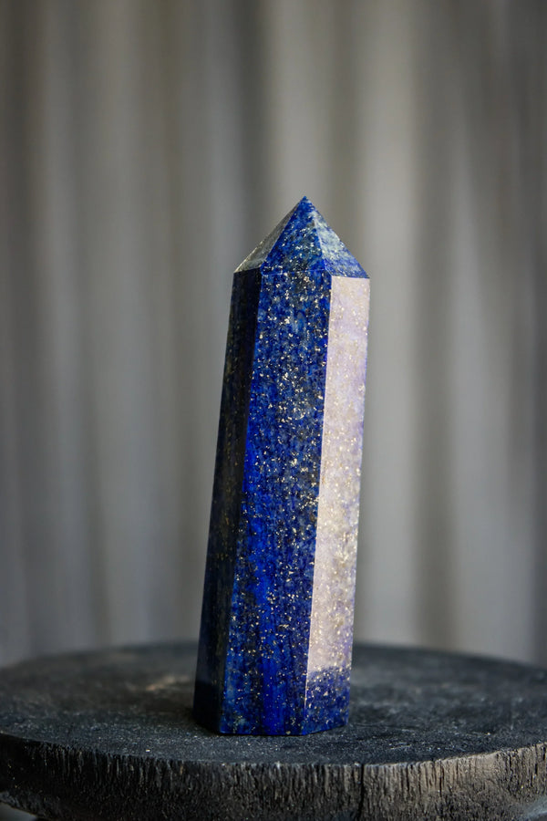 Fluorescent Lapis Lazuli Generator – Unearthed Crystals